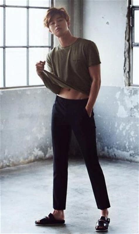 박서준 아슬아슬 복근 노출 여심 취향 저격 아주경제