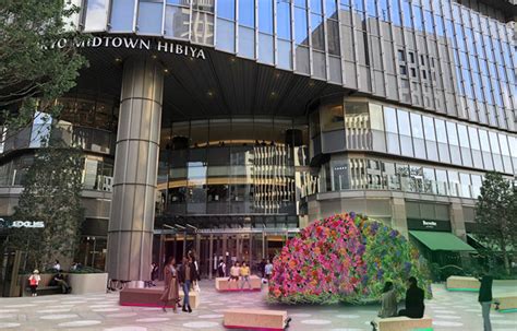 東京ミッドタウン日比谷「hibiya Blossom 2025」生花をリユースしプレゼントするサステナブルな取組み 周年の日に日頃の感謝の想い