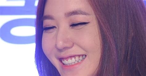 포토 강예빈 비장의 무기 바로 눈웃음