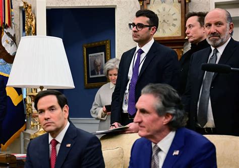 Donald Trump Hangs Infamous Mugshot Outside The Oval Office The Standard