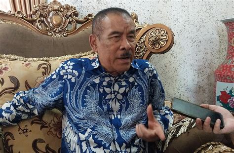 Umuh Muchtar Beri Sinyal Pensiun Urus Persib Bandung Page All Okezone Bola