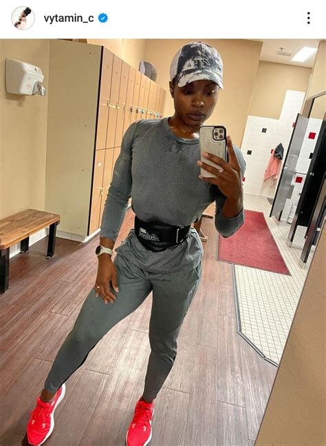 Cyd Gillon R Bikinitalk