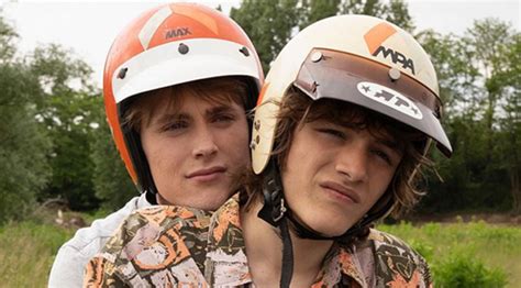 Les Ailes Collées ” De Thierry Binisti Homactu