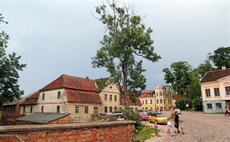 Ēvalda Valtera Pieminekli Novietos Pie Vecā Kuldīgas Rātsnama Diena