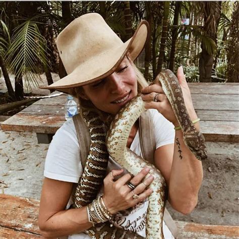 Chris Hemsworth And Elsa Patakys Tattoo Collection Photos