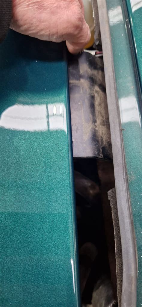 Elise Investigations Bridge Classic Cars