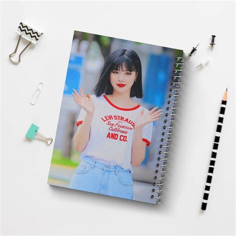 قیمت و خرید دفتر نقاشی 50 برگ خندالو مدل سوجین گروه جی آیدل Gidle کد 19553