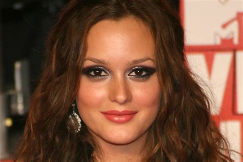 How To Keep Eyeshadow From Creasing The Glow Memo