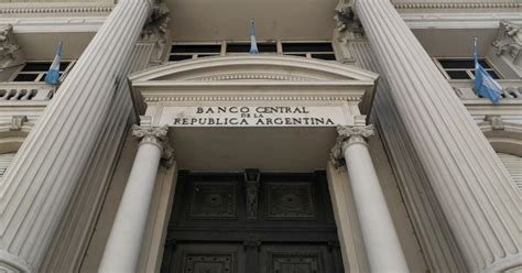 Más Gradualismo Para Salir Del Cepo El Bcra Acortó De 60 A 30 Días El