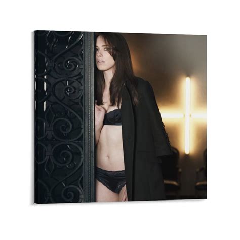 Lingerie De Rebecca Hall
