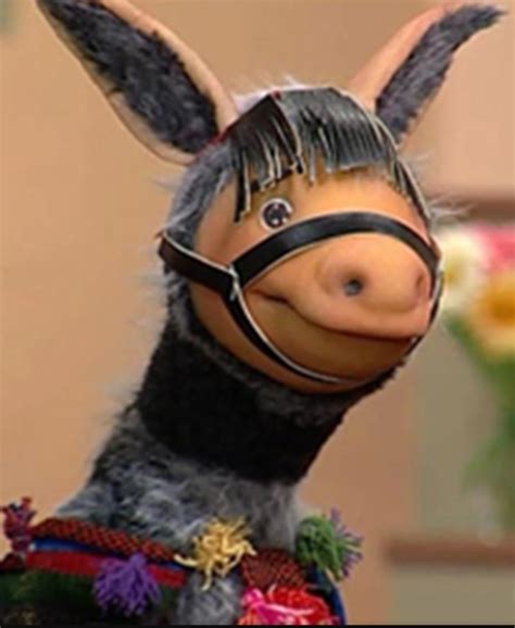 شخصیت عروسکی مورد علاقه تون توی آثار ایرج طهماسبآقای مجری😍