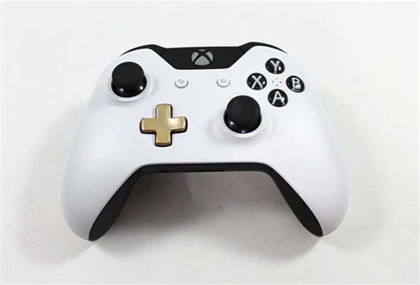 Xbox One Lunar White Special Edition Controller