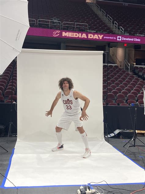 Introducing Robin Lopez R Clevelandcavs