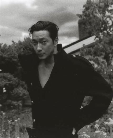 男演员孙锡久大片曝光 眼神诱惑浑身散发禁欲气息 搜狐大视野 搜狐新闻