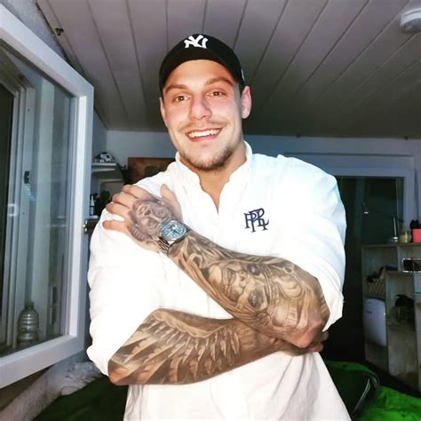 Tristan Heydrich Tristanheydrich • Threads Say More