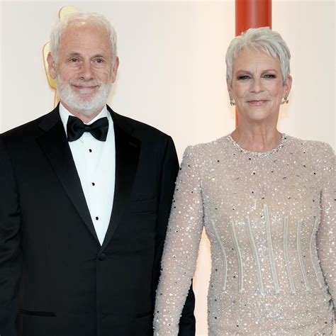 Jamie Lee Curtis Recounts Wedding Day On 40th Anniversary With