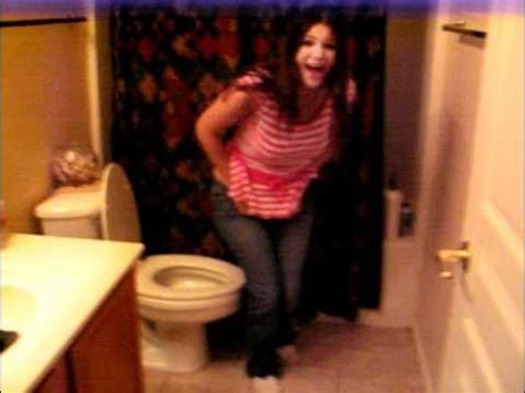 Me Walkin In The Bathroom N Run Into My Sister Thats About To Pee Youtube