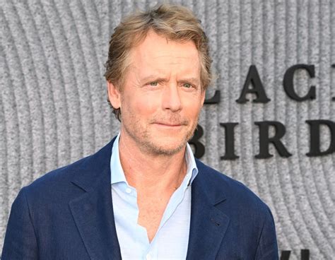 Quién Es Greg Kinnear El Actor Que Hace De Tom Lockwood En You