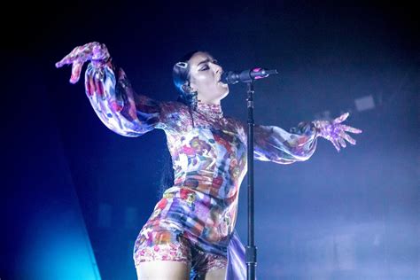 Charli Xcx Sexy On Stage Hot Celebs Home