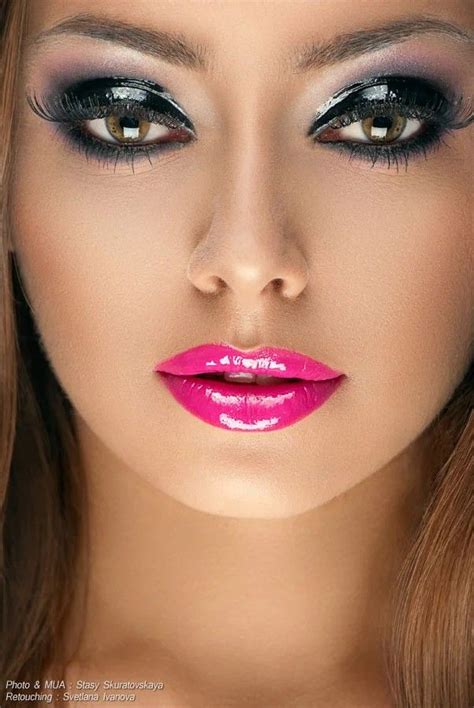 Smokey Eyes With Red Lips Thats Sensous Seductive Artofit