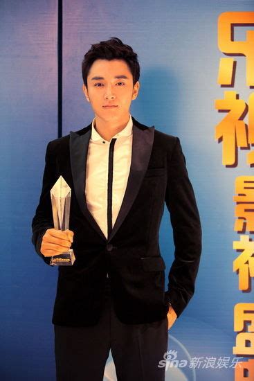 李东学领衔《甄嬛传》领奖 与叶璇亲密走红毯影音娱乐新浪网