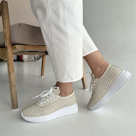 Кросівки 27647 купити 1840 грн Топітоп