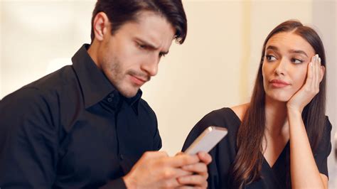 11 Things That Seem Like Bad Manners But Are Actually Socially Acceptable Now Yourtango