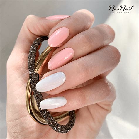 Milky Mix Neonail