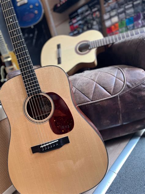 Classical Guitar Vs Acoustic Guitar Which One Is Best For You Musicstreet