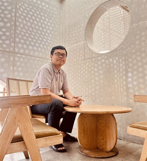 About Jonathan M Pham