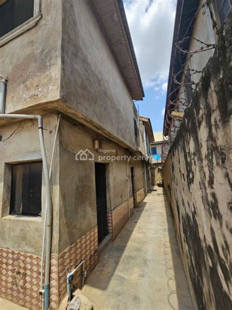 For Sale A Storey Building On Half Plot Alhaji Ganiyu Street Bako Estate Irawo Bus Stop