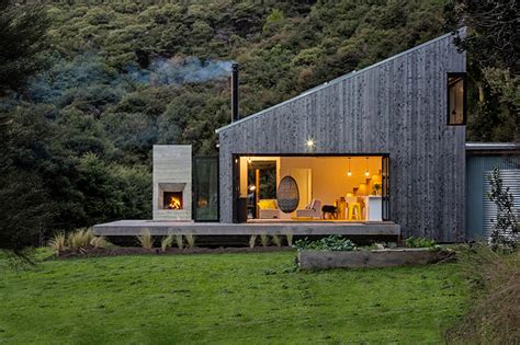 Ltd Architectural Builds Back Country House In New Zealand