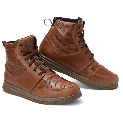 Top Summer Motorcycle Boots That Keep You Cool
