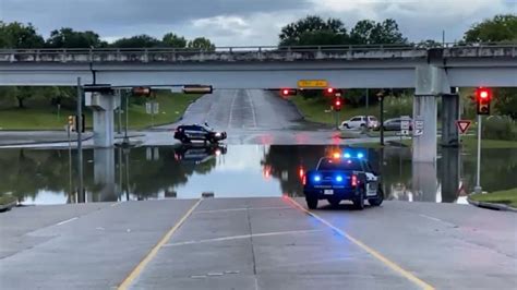 Heavy Rains Flood Underpass And Force Police To Divert Traffic