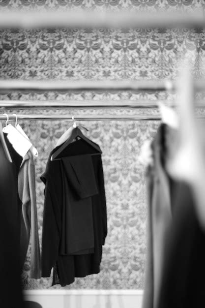 Premium Photo Woman Looking At Camera