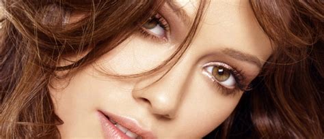 3340x1440 Resolution Hilary Duff Black Hair Pic 3340x1440 Resolution
