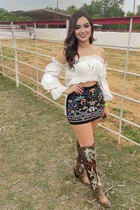 45 Latina Outfits School Baddie Ideas Reenasidhu