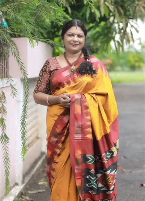 ഊര്ക്ക് പോട്ടുമാ സർ എന്ന് ജെൻസി പോകാൻ വരട്ടെ എന്ന് ഇളയരാജ പാട്ടിൽ വസന്തം തീർത്ത കാലത്തെ ഗായിക