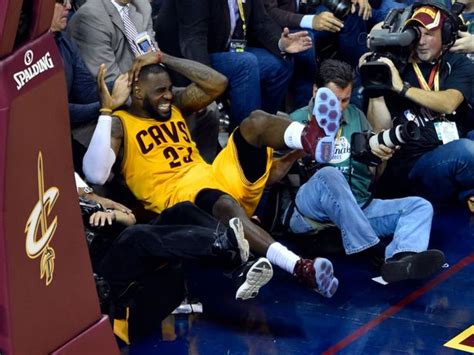 Lebron James Embarrassing Wardrobe Slip Is Breaking The Internet After