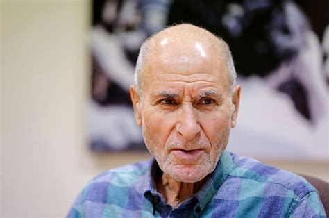 بهزاد نبوی شهید رجایی گفت بهزاد می دانی من قرار است نخست وزیر شوم؟ هر دونفرمان غش غش خندیدیم