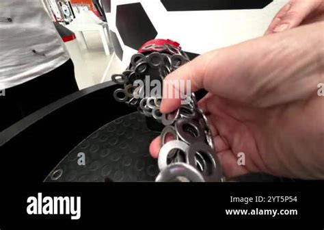 Magnetic Effectscience Experiments With Gravity Hands Throw Metal