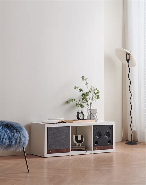 Tangent Spectrum Square Front Fabric