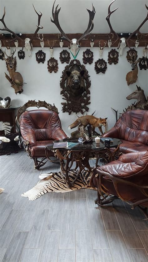 Rustic Deer Head Wall Decor