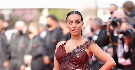 조지나 로드리게스 탄력넘치는 구릿빛 몸매 포토엔hd