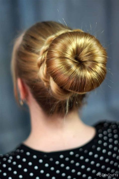 How To Do A Bun With Short Hair Without A Donut At Donald Pepper Blog