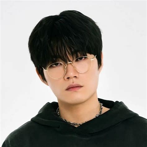 Wing 윙 Kor Lyrics Songs And Albums Genius