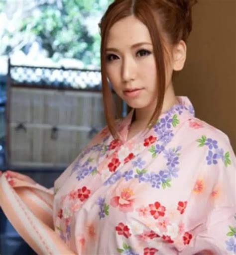 7 Artis Jav Yang Berperan Jadi Ibu Tiri