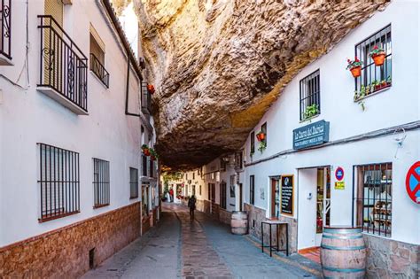 Setenil De Las Bodegas Sights Of The City
