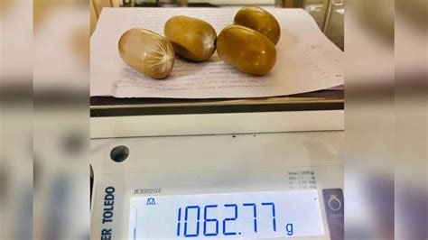 ക്യാപ്സ്യൂള്‍ രൂപത്തിലാക്കി മലദ്വാരത്തിലൊളിപ്പിച്ച് കടത്താൻ ശ്രമിച്ചത്