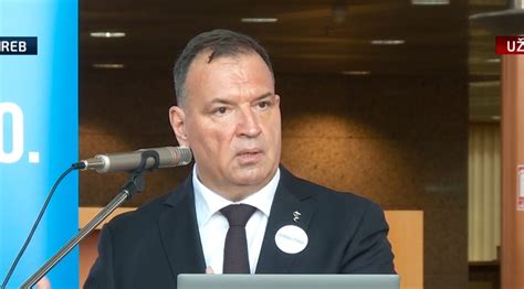 Vili Beroš Ravnateljima Bolnica Objasnio Kako Razgovarati S Pacijentima N1